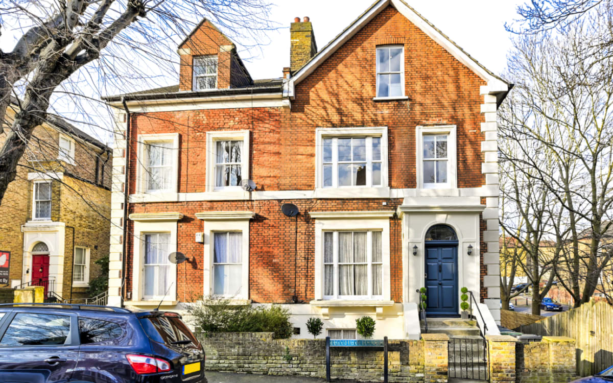 London Victorian Townhouse, Modernised With Period Features & Garden ...