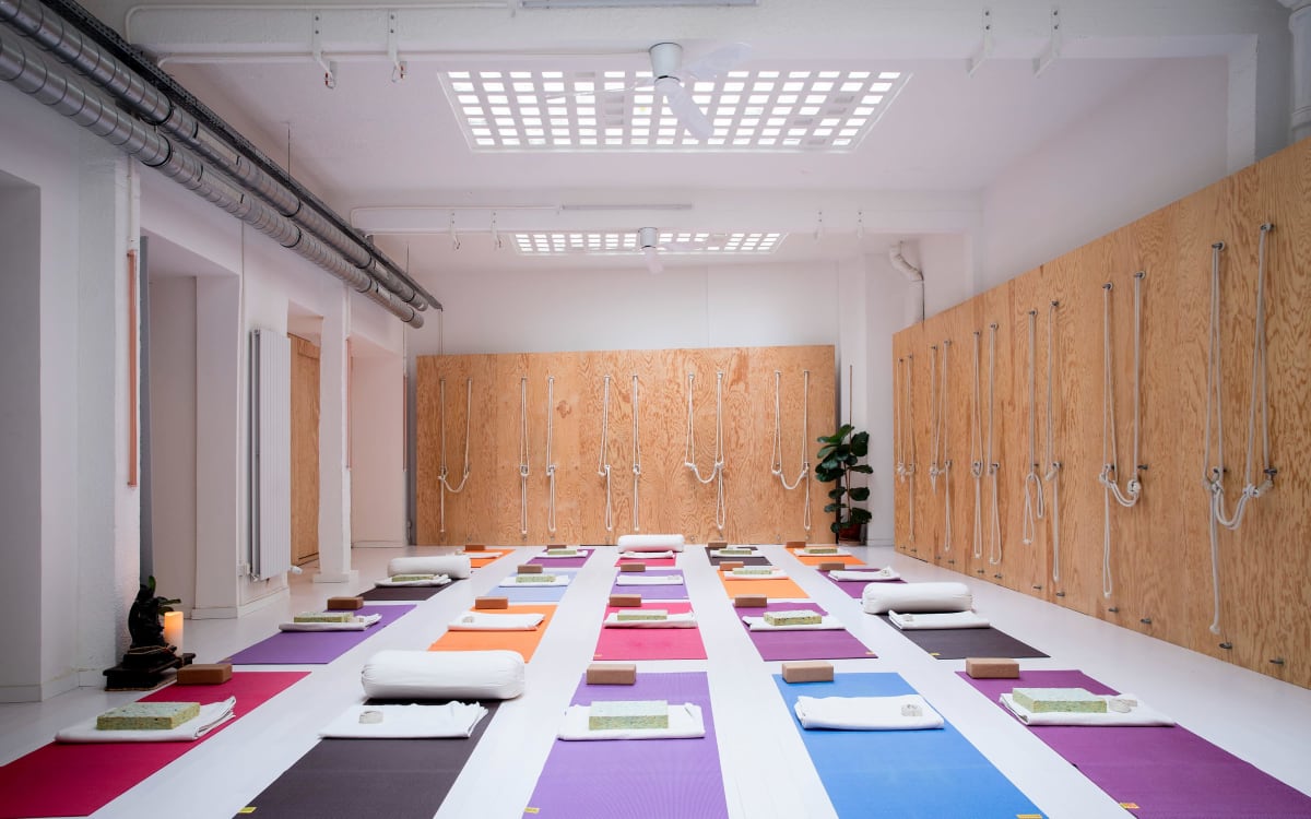 Grand Studio de Yoga lumineux polyvalent dans le Sentier, Paris | Production | Peerspace