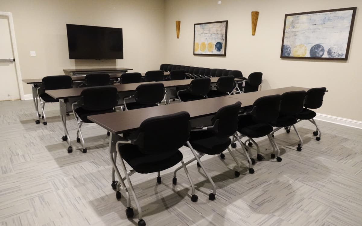 Theater Style Room for Presentations, Santa Clara, CA | Off-Site ...