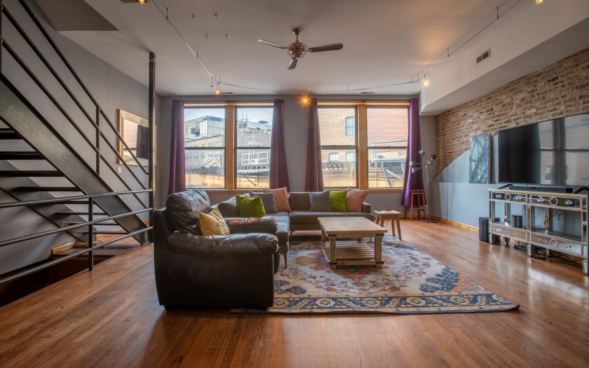 Spacious Loft in the Heart of Wicker Park, Chicago, IL | Event | Peerspace