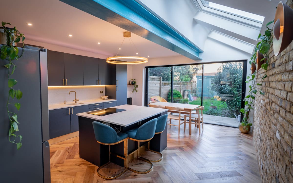 Hackney Terrace House - Newly renovated, large open-plan kitchen ...