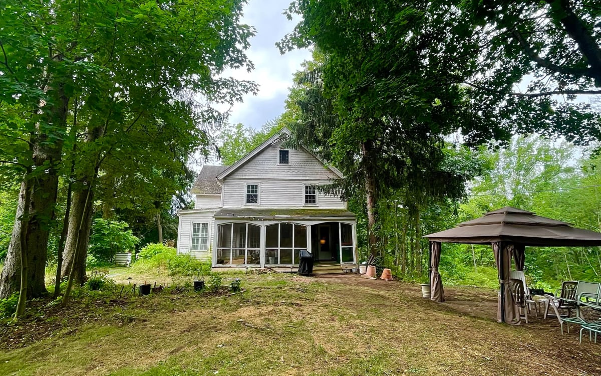 5000 sq ft 1870s Colonial Manor + 9 Acre Woodland, Poughkeepsie, NY ...