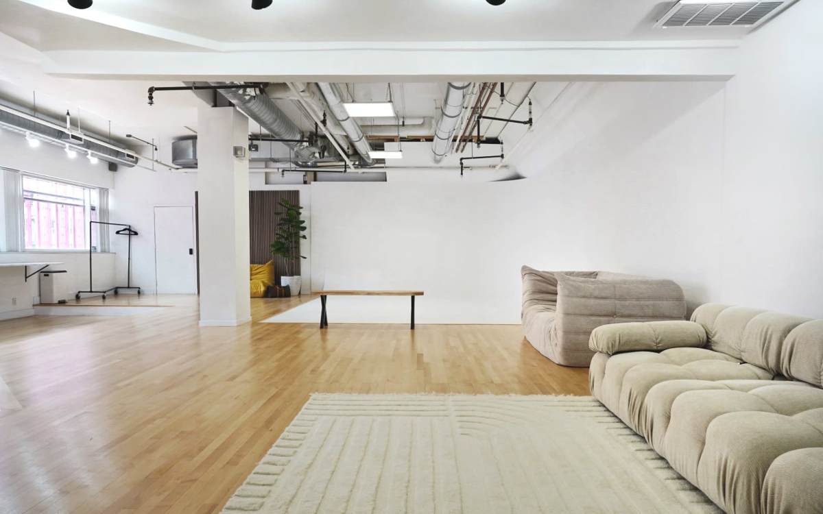 Prime Downtown 1800 Sqft + Cyclorama Wall, Toronto | Production | Peerspace