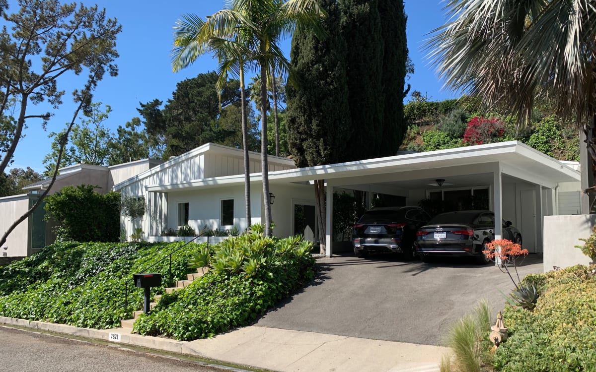 Spacious Mid Century Ranch Style House, Los Angeles, CA | Production ...