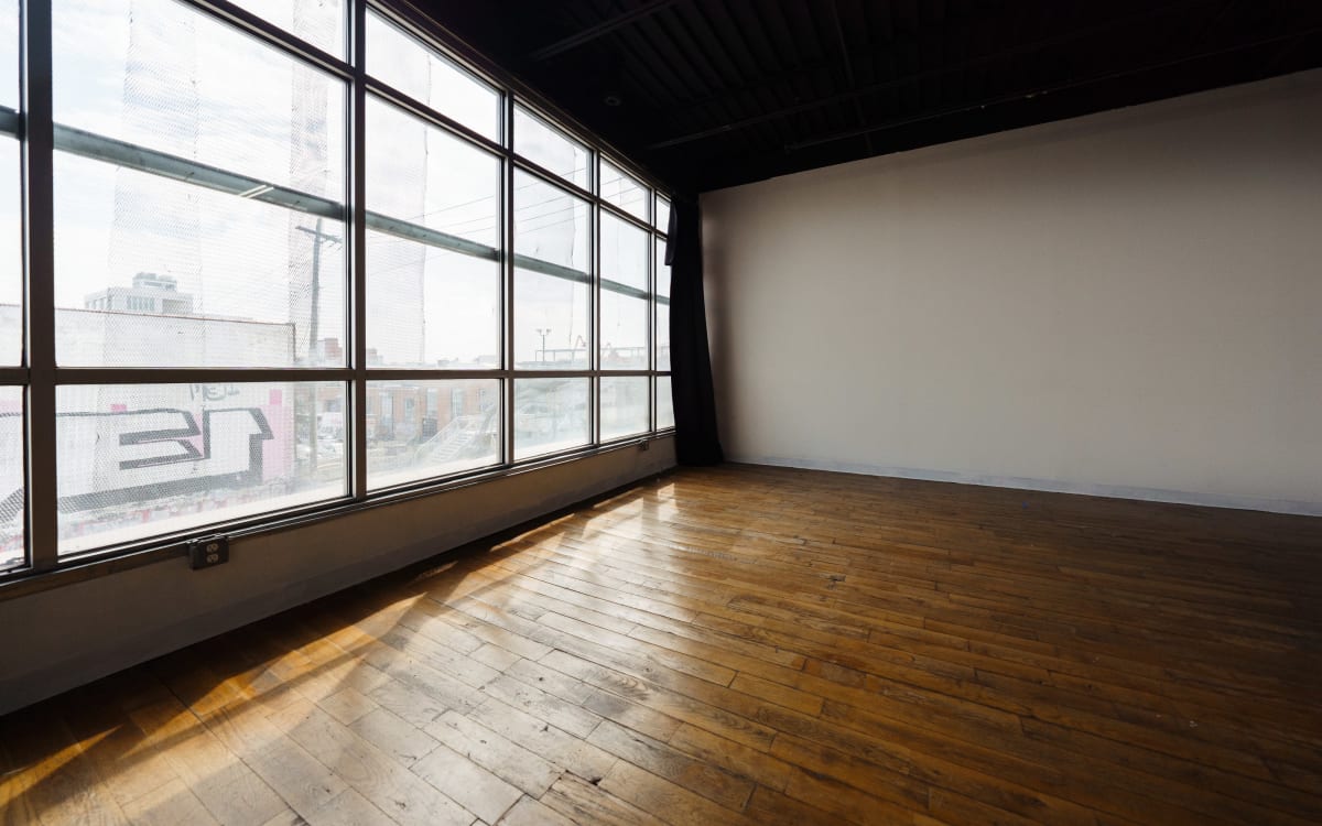 Brooklyn 3 - Photo Studio with South facing large window, Brooklyn, NY ...