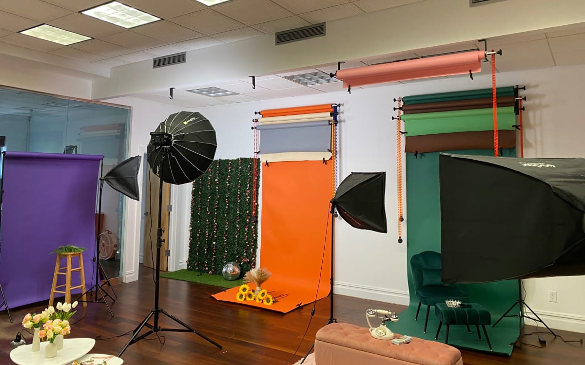 Spacious Uptown Photo Studio w/ backdrops + equip, New York, NY ...