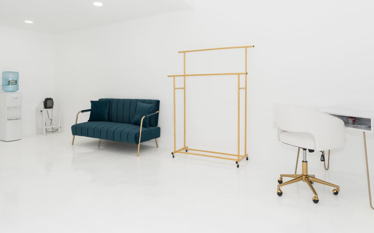 Modern Urban Studio with Bright Aesthetics in Queens Village, Queens ...