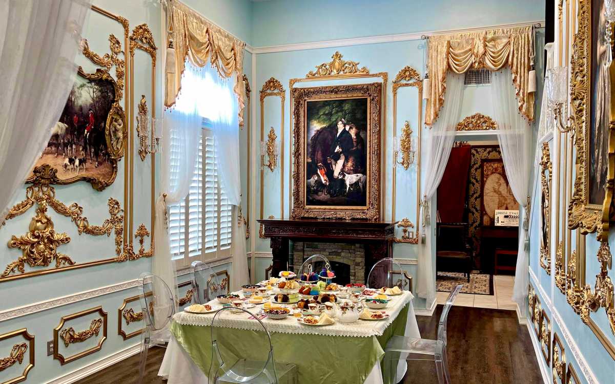 House with Period Sets and Fully Equipped Wardrobe Studio for ...