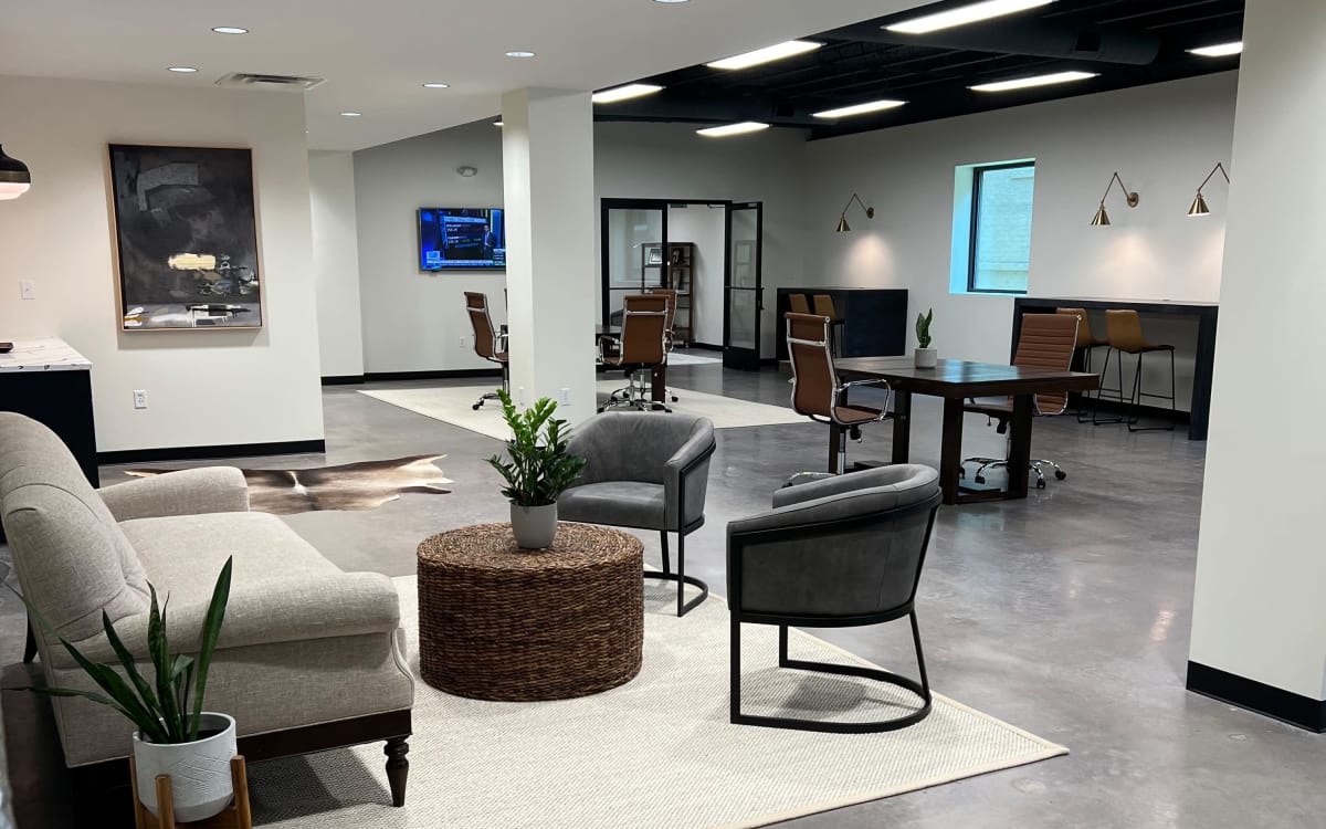 Chic convenient downtown Greenville space with bar and kitchen ...