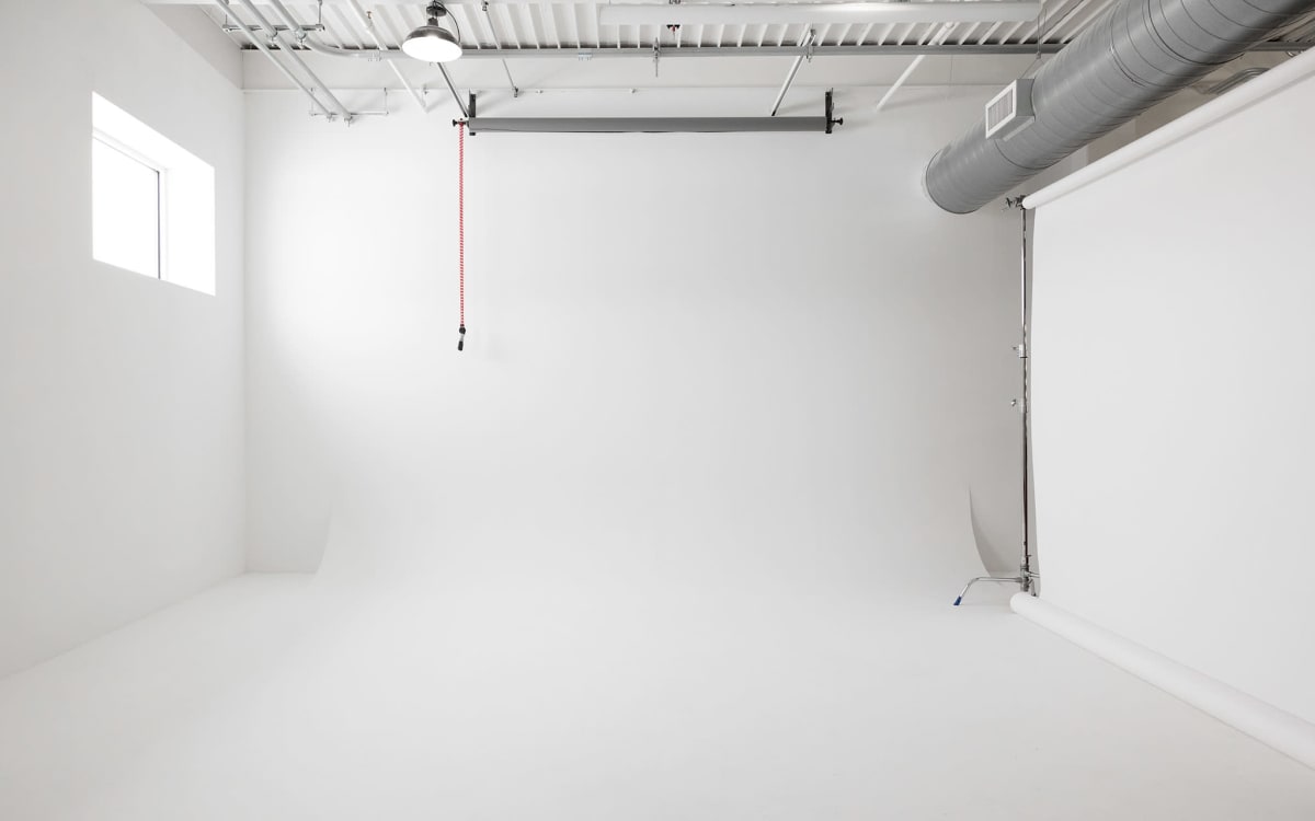 Production Studio White Infinity Wall Natural Light, Saint paul, MN ...