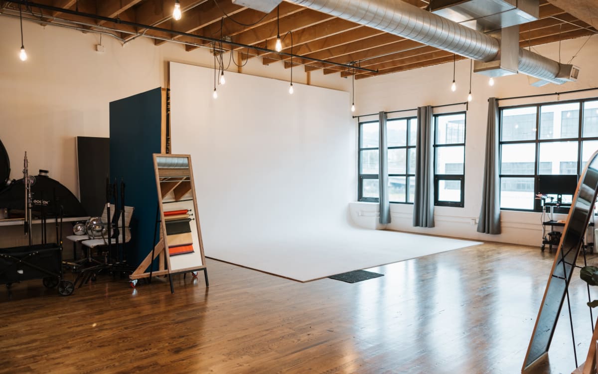 Central Natural light studio with Pro Lighting, Portland, OR ...