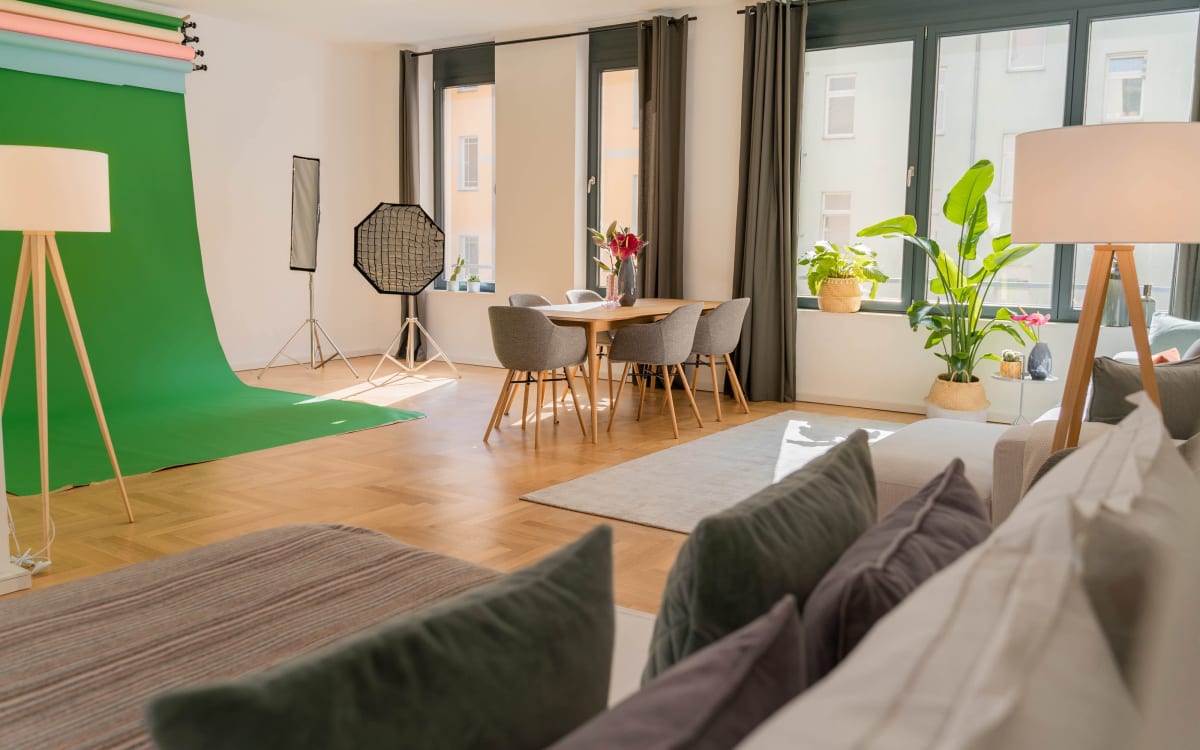 JOLI BERLIN GmbH | Modernes Studio Loft mit hellem und natürlichem ...