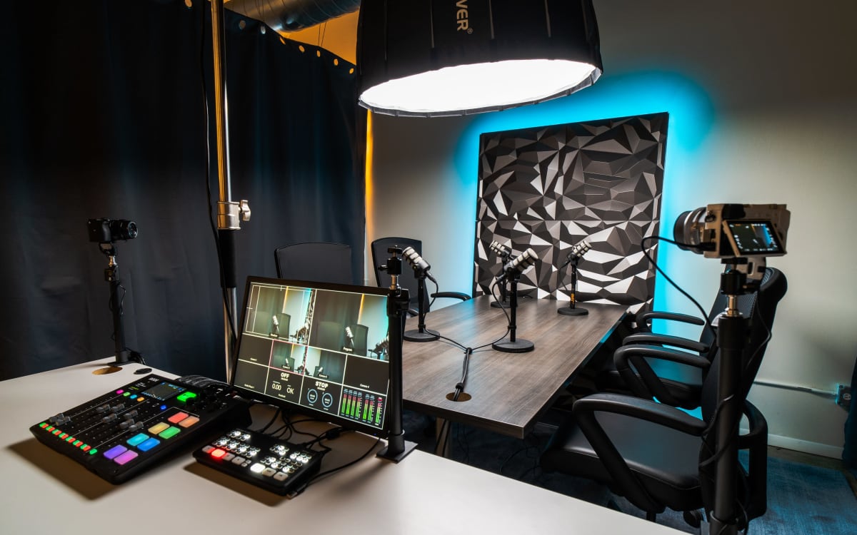 Beautiful Video Podcasting Studio in Lakeview, Chicago, IL | Production ...