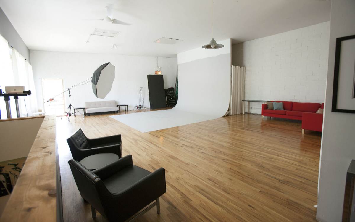 Shooting Space offers 15 ft Ceilings, Wide open Space 45 x 35 ft with a ...