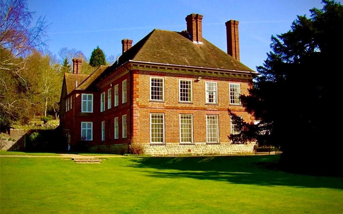 Luxurious Manor House in Maidstone, Maidstone | Production | Peerspace