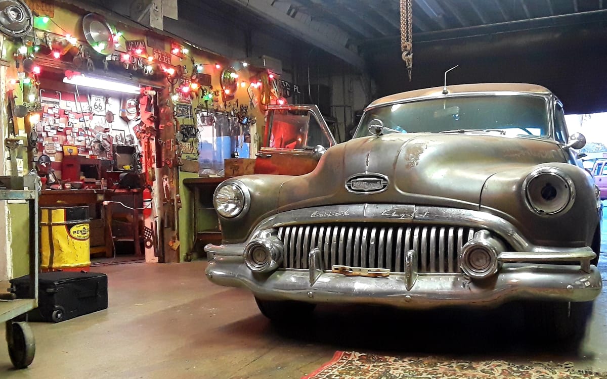 VINTAGE GARAGE, PROPS INCLUDED, Los Angeles, CA | Production | Peerspace
