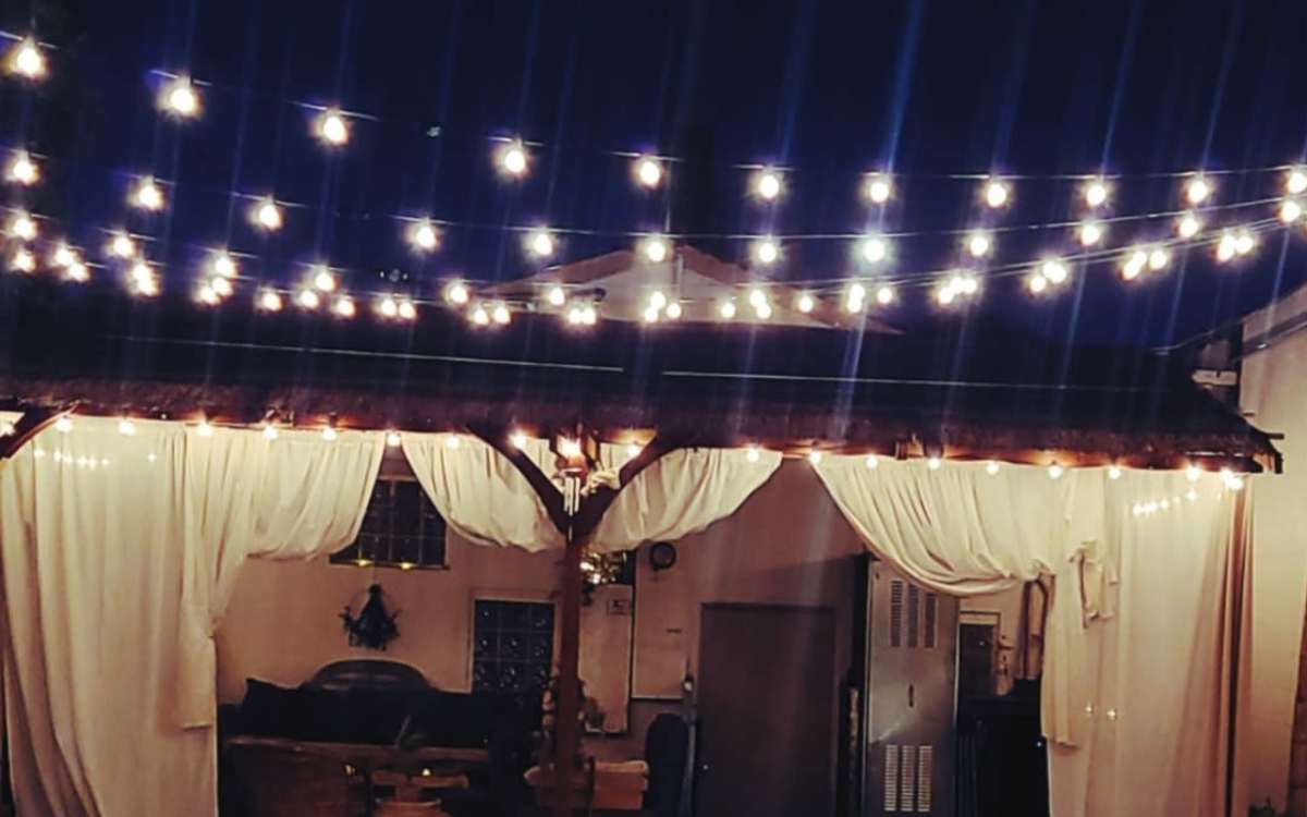 Stunning Warm Production Space with Beautiful Large Outdoorr Setting ...