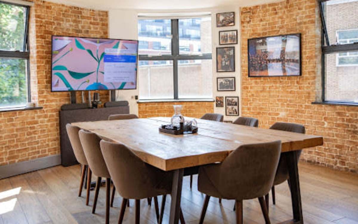 Unique rustic Meeting Room in the City, London | Off-Site | Peerspace