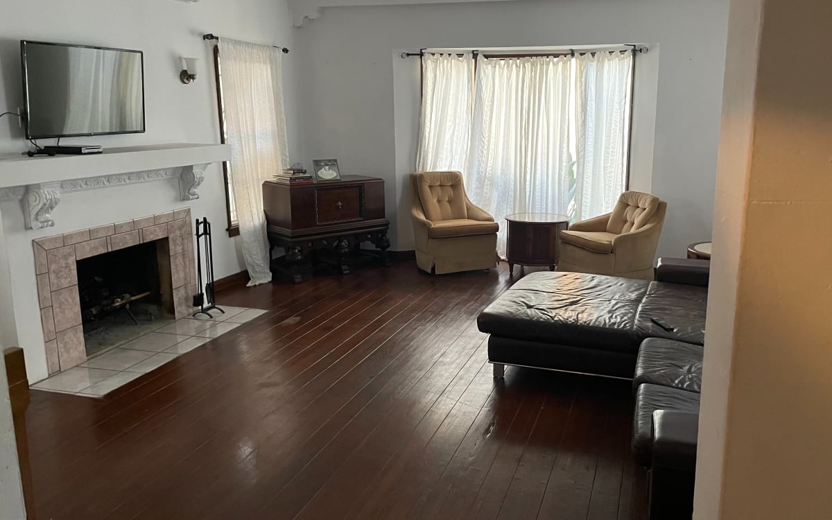 Multi-use Home in Los Angeles, Los Angeles, CA | Off-Site | Peerspace