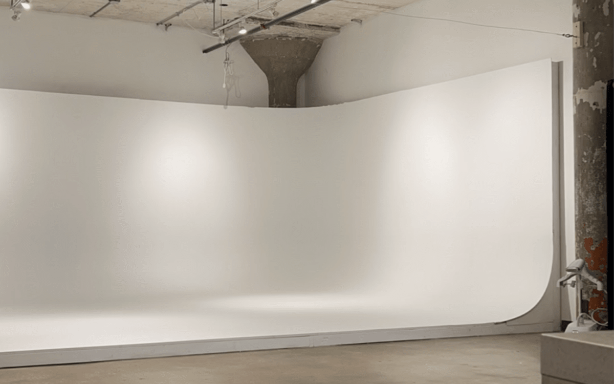 Studio with Natural light cyclorama 2300 sq space with 13 ft ceilings ...