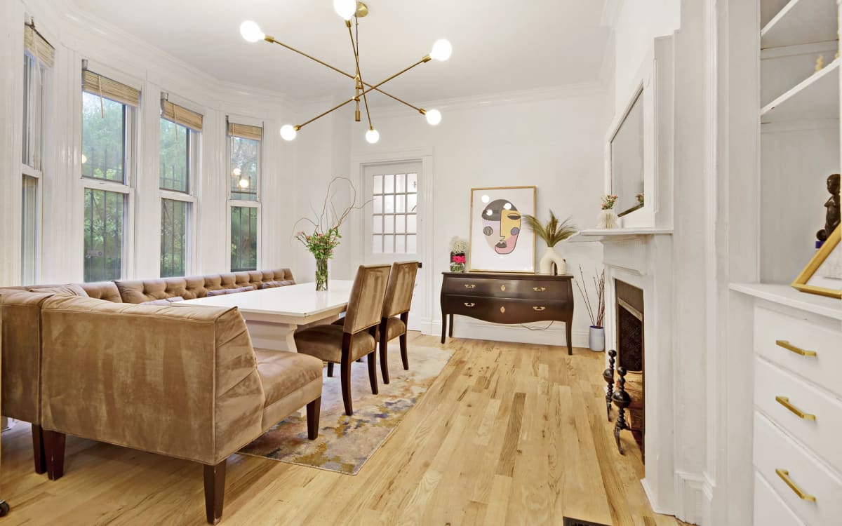 Sun-Drenched 3-Story Modern Comfort for Photo & Film Shoots, Gatherings ...