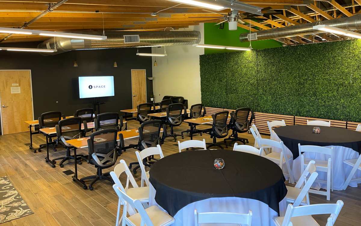Spacious Indoor Meeting Venue, Gilbert, AZ | Event | Peerspace