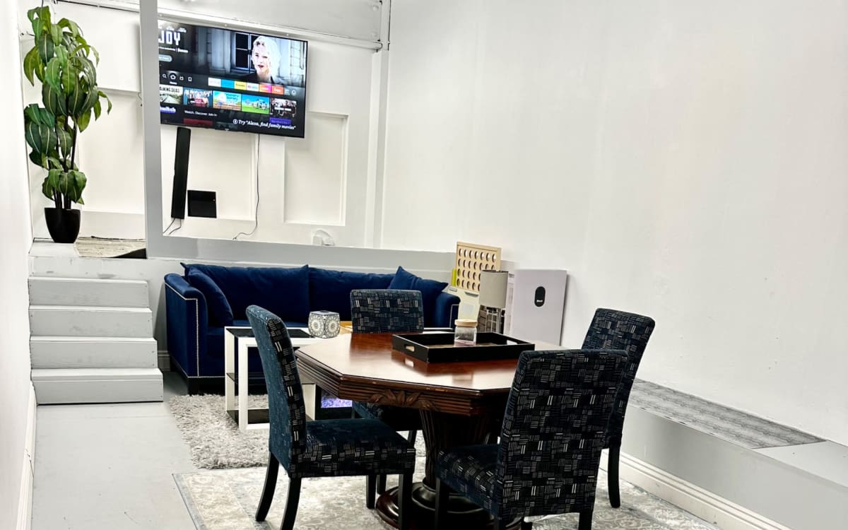 DTLA venue, studio, lounge, wifi cafe, Intimate Events, photography ...