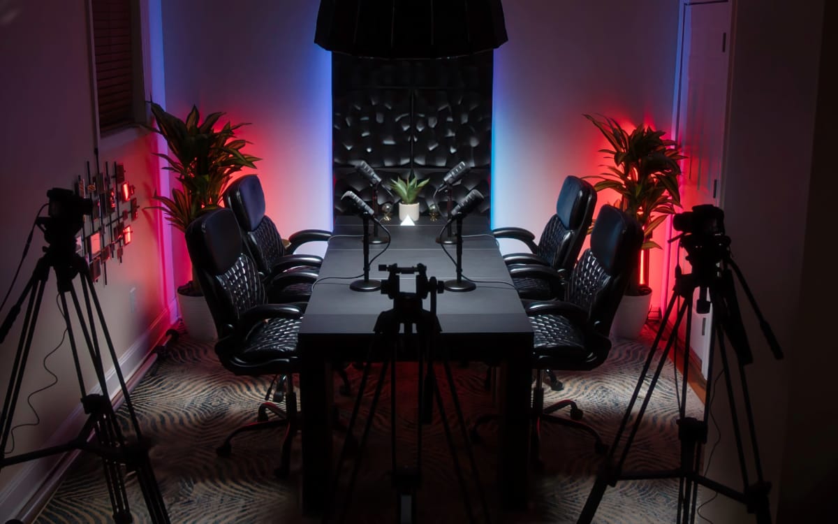 Dynamic Video Podcast Studio - 3 Camera Setup, east rutherford, NJ ...