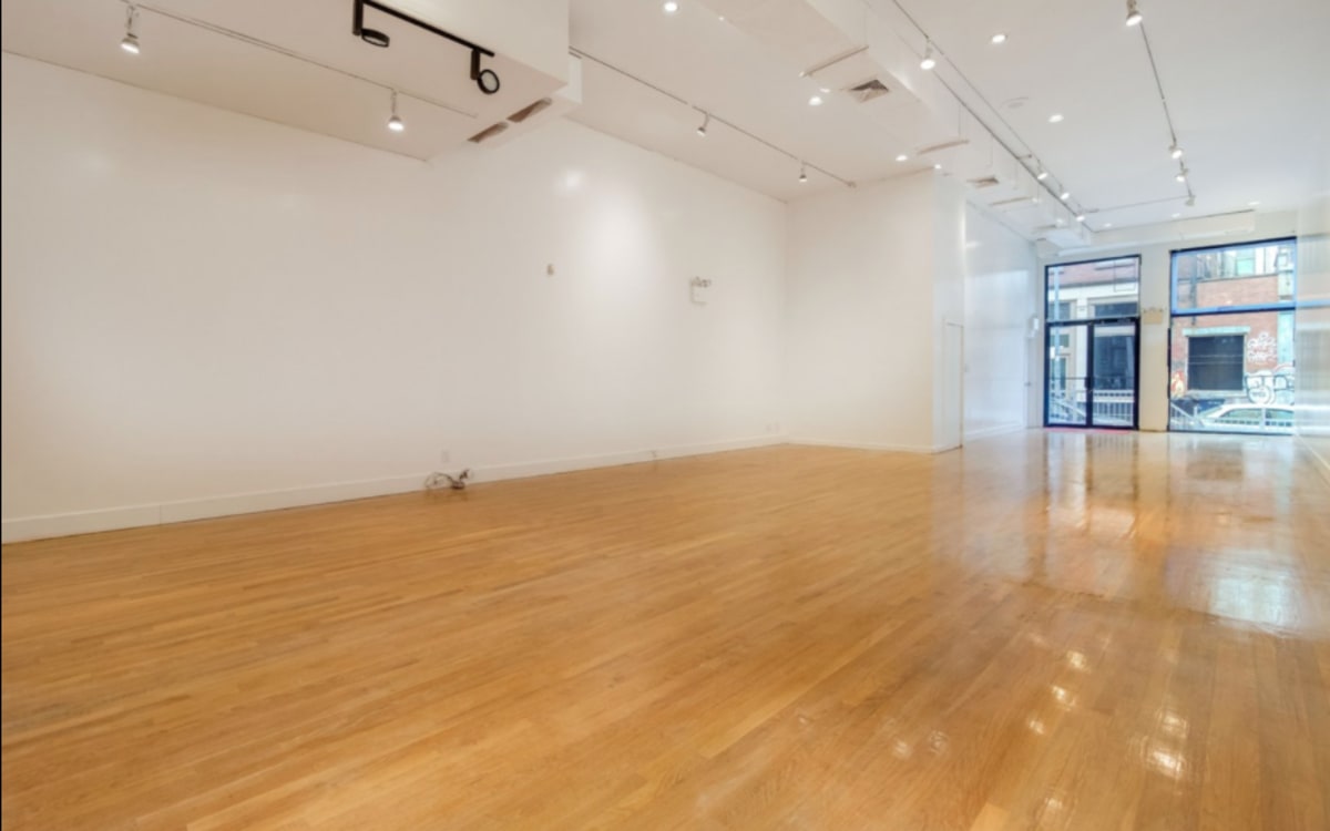 Amazing SoHo Storefront with High Ceilings, Perfect for POPUP, New York ...