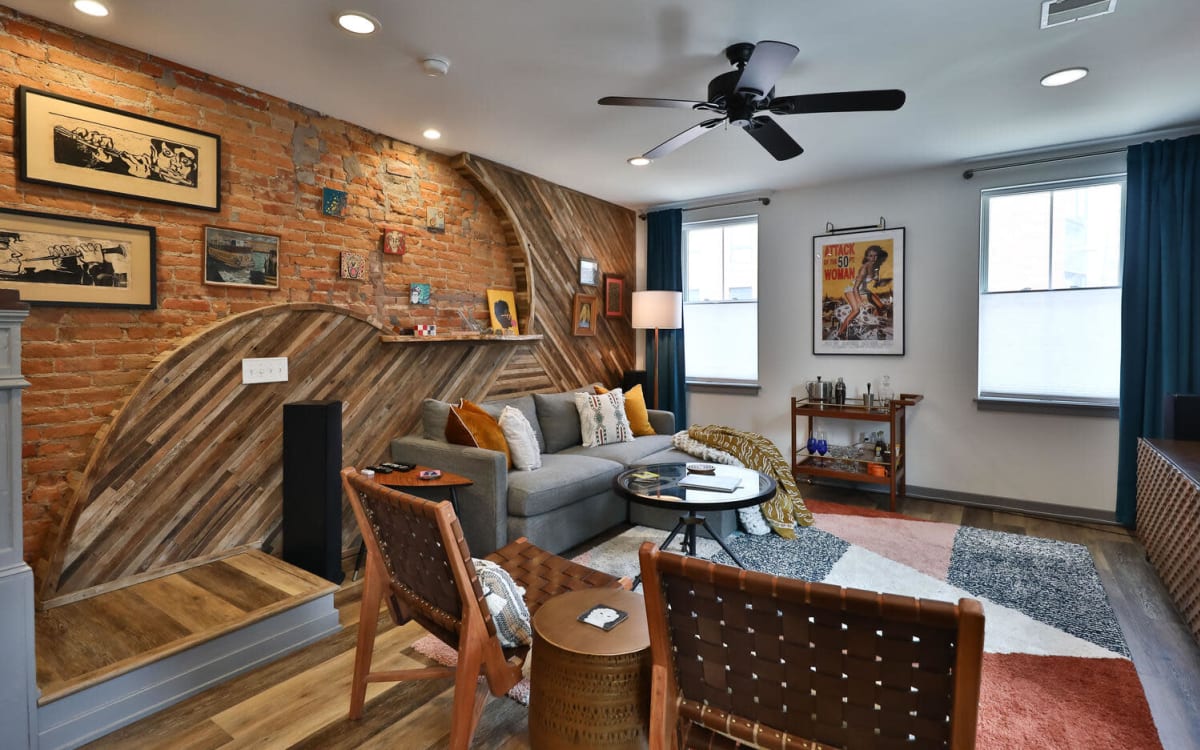 Urban, eclectic style in this gorgeous apartment space, Philadelphia ...