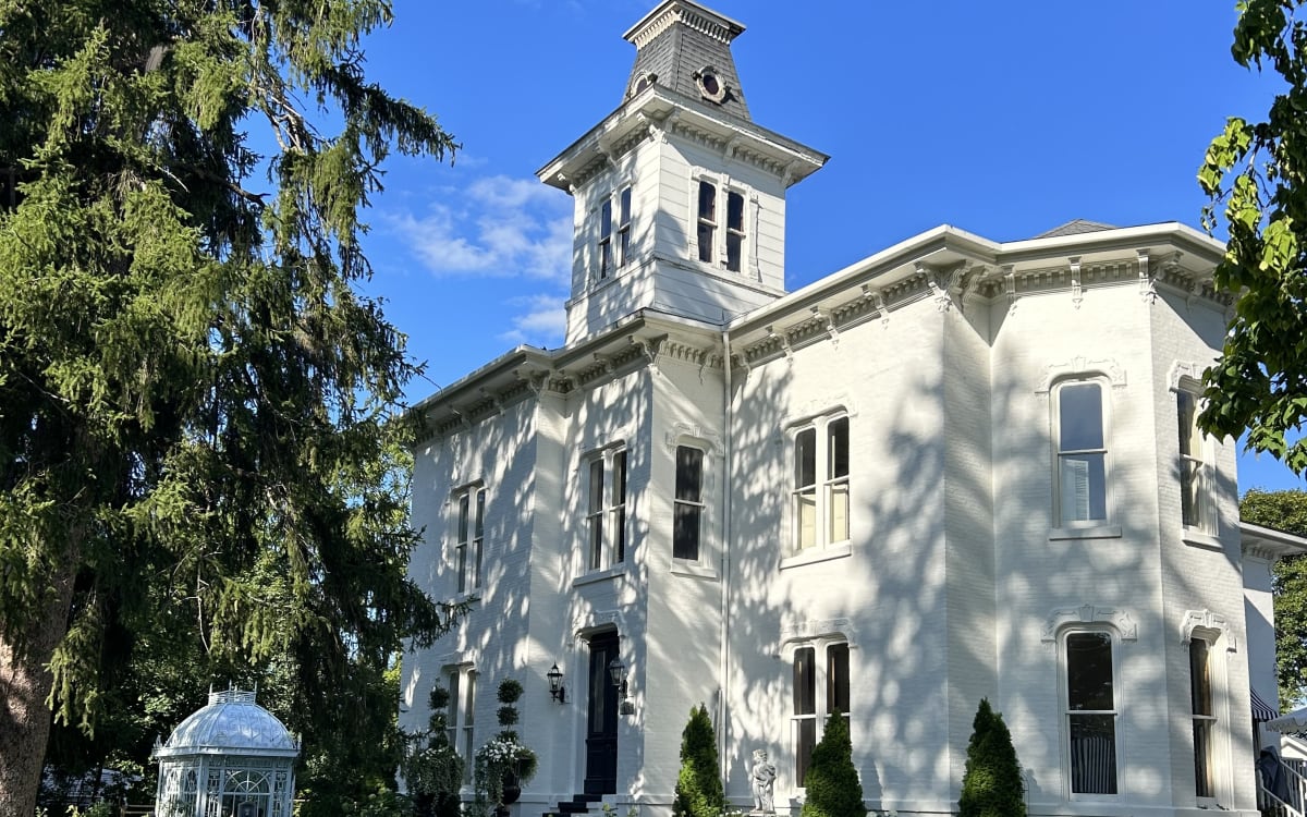 Historic house with beautifully landscaped yard!, Howell, MI ...