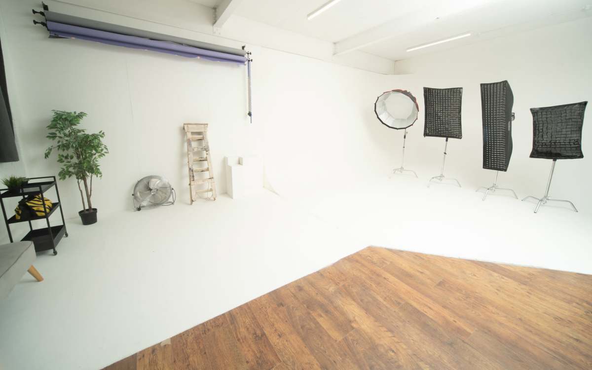 Birmingham city centre infinity cove photo studio, BIRMINGHAM ...