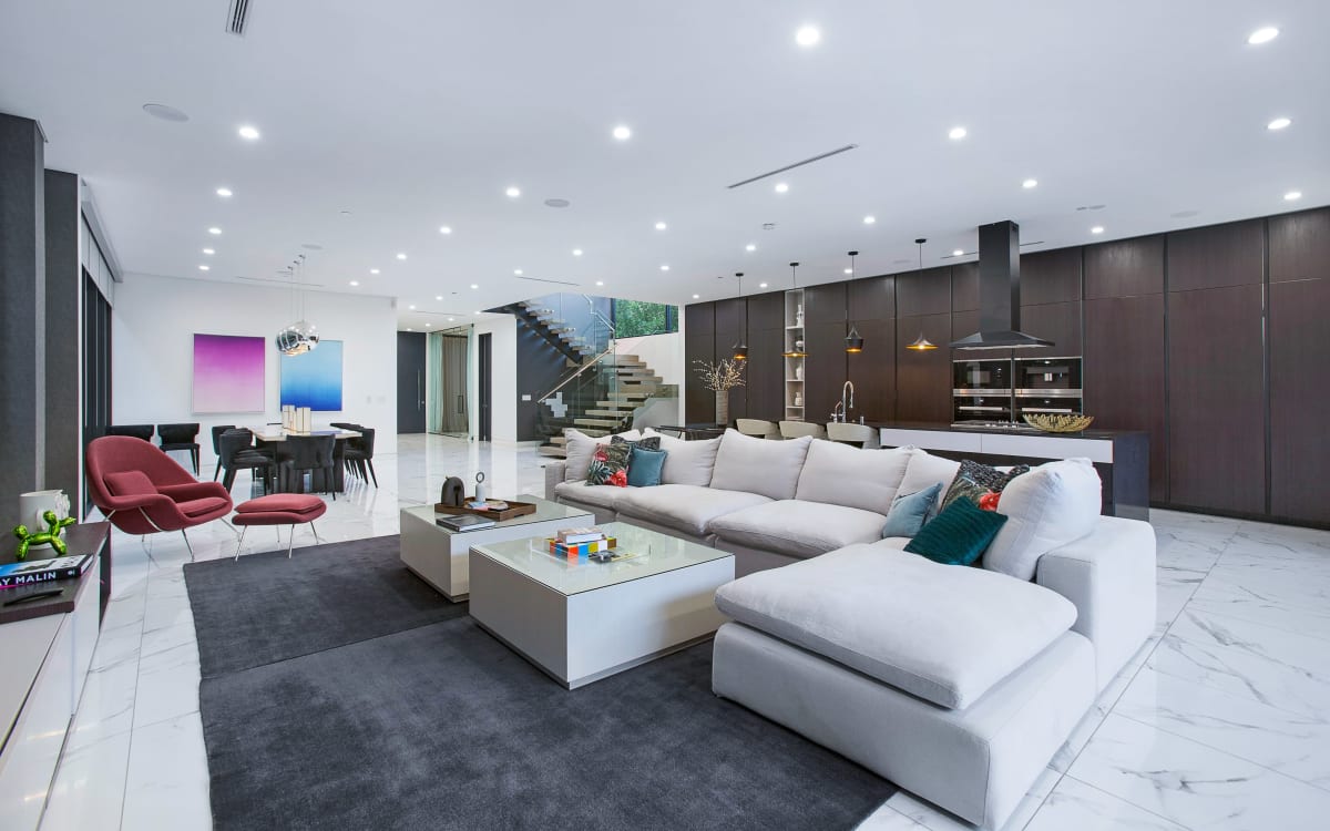 Meticulously Designed Melrose Estate w/ World-Class Amenities, Los ...