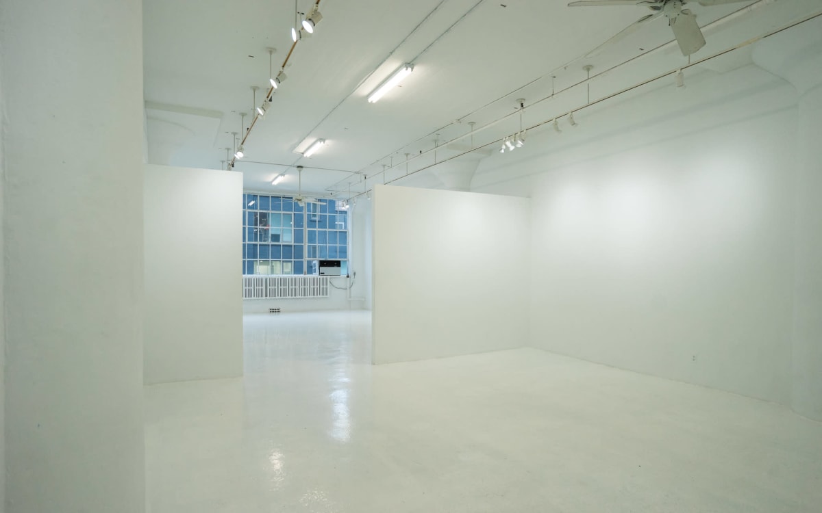 Caelum Gallery | Large White Box Gallery in Chelsea Art district, New ...