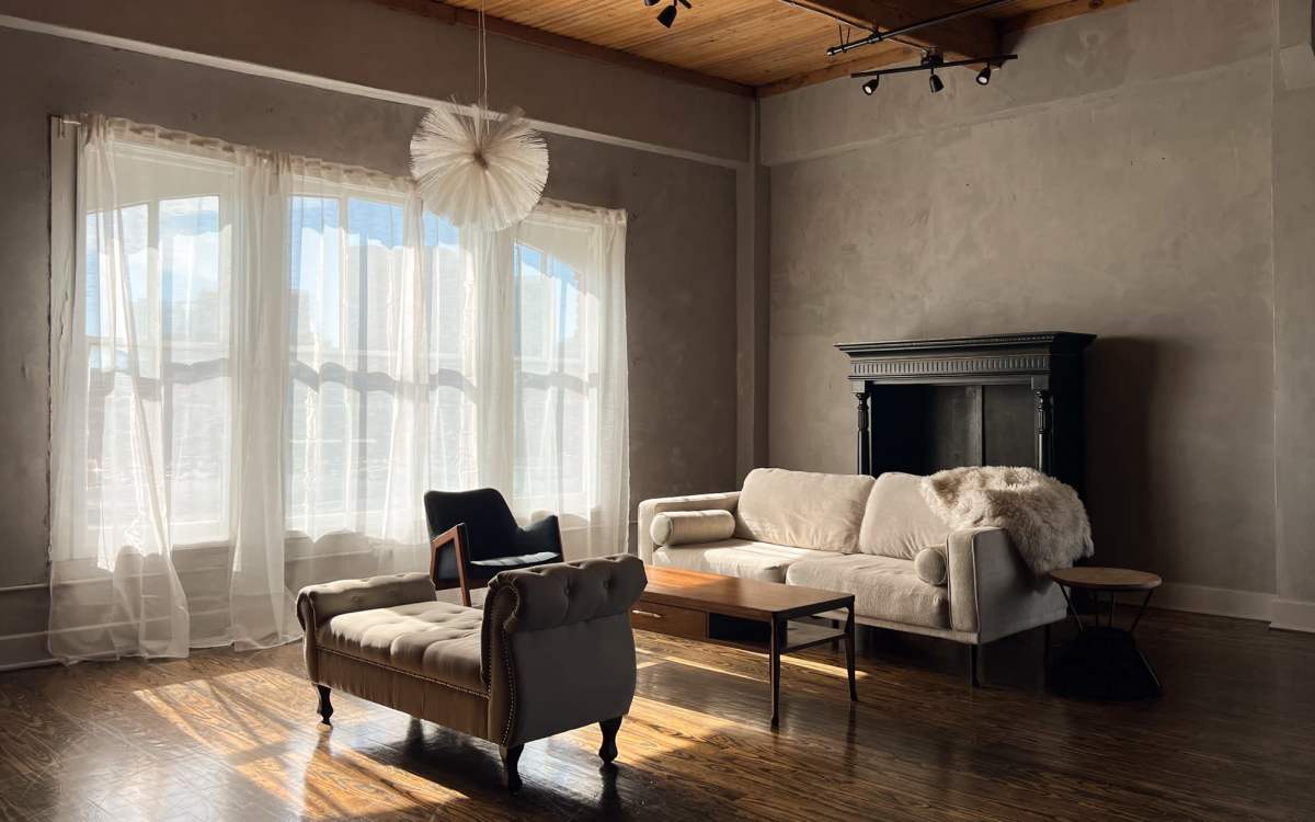 NSR TOP LOFT // Industrial Studio with Intentional Natural Light ...