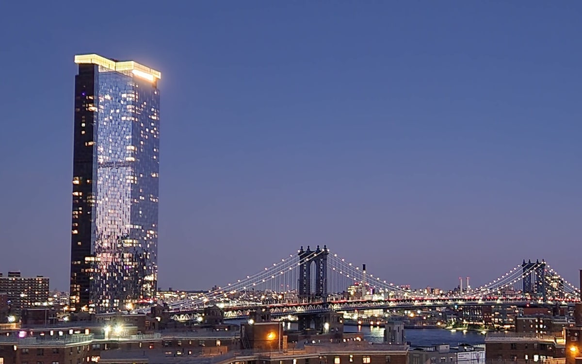Apartment w/ Balcony + Unparalleled View of Manhattan and Brooklyn ...