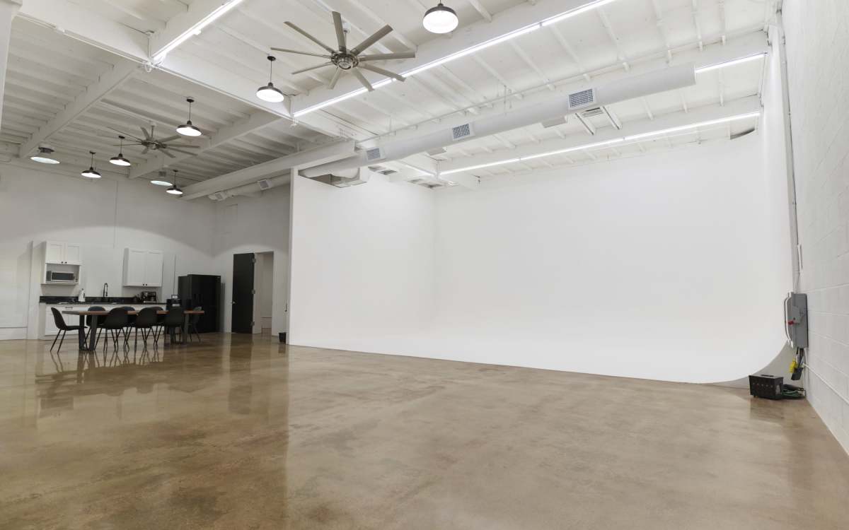 Primo Studios | Arts District completely private Photo Studio with L-shaped Cyclorama, in house ...