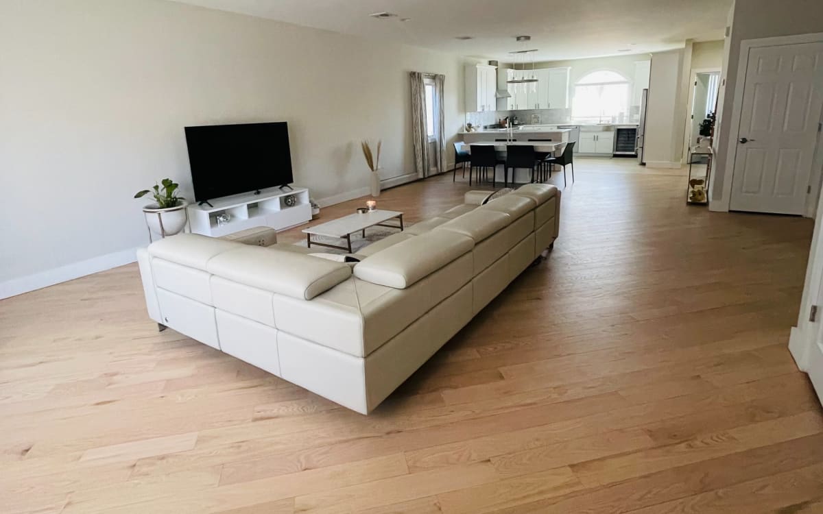 Bright, Open Living Room & Kitchen (Townhouse) in Fairview, Fairview ...