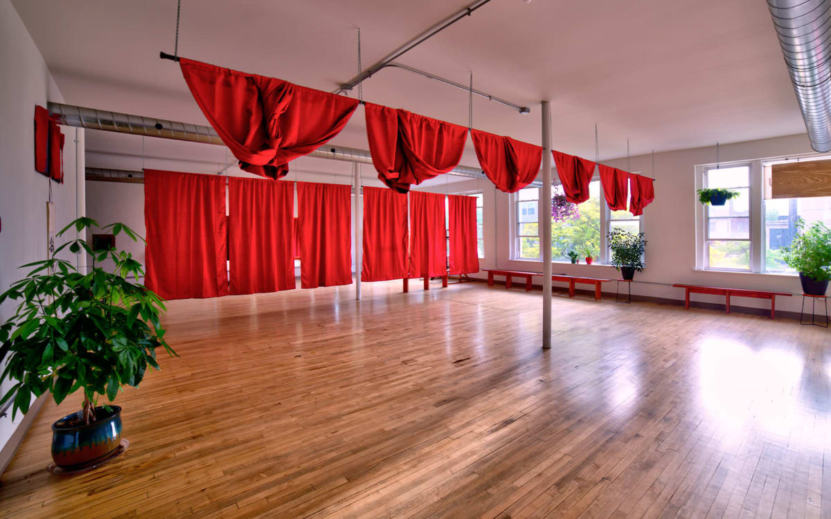 Unique Studio with East-Facing Windows, Chicago, IL | Production ...