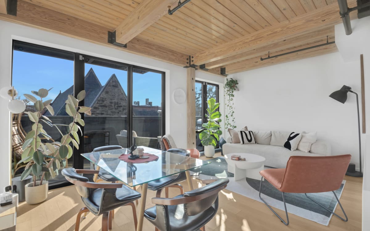 Modern, Chic, Sun-filled Greenpoint Apartment, Brooklyn, NY ...