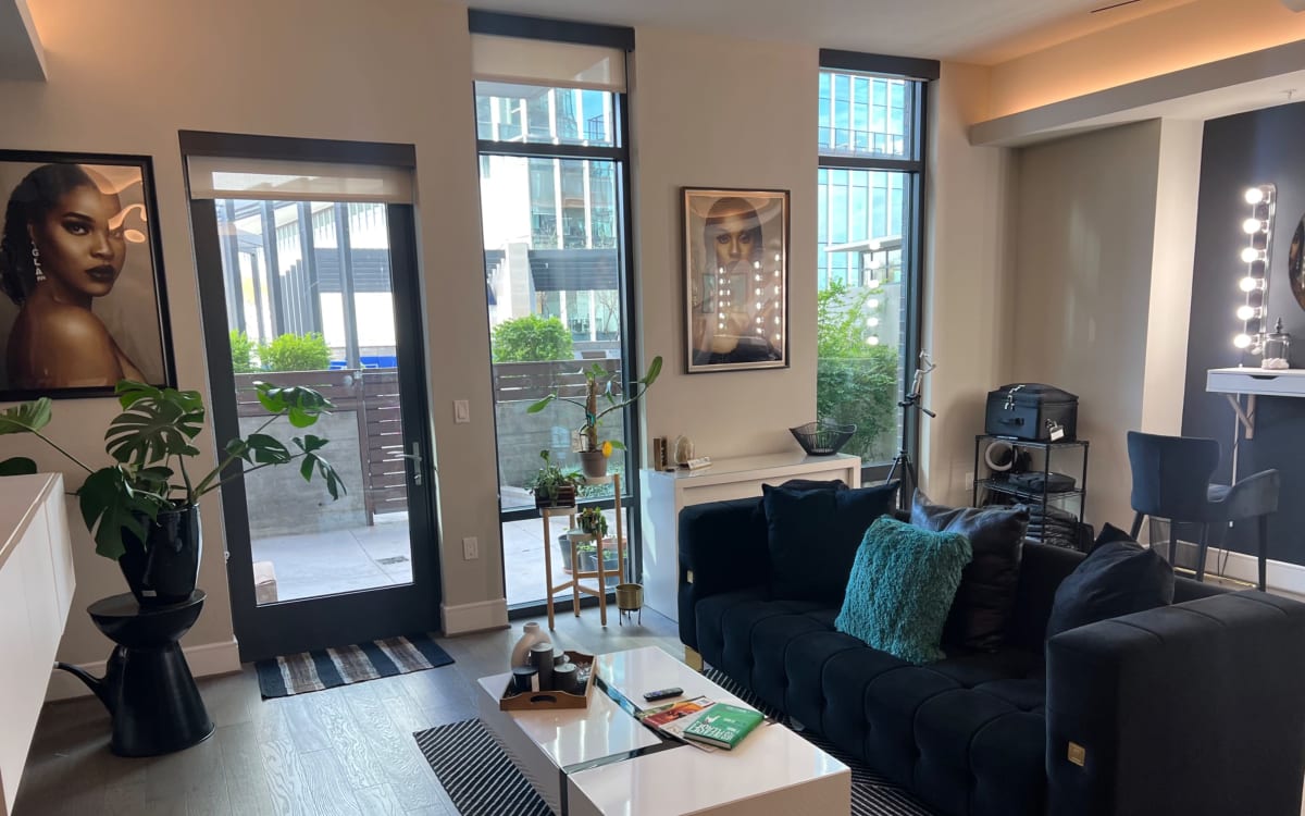 Deep Ellum Chic Makeup Content Studio, Dallas, TX | Production | Peerspace