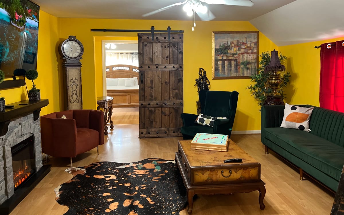 💫Hollywoods Hidden Treasure! A Nostalgic Speakeasy Clubhouse DTLA near ...