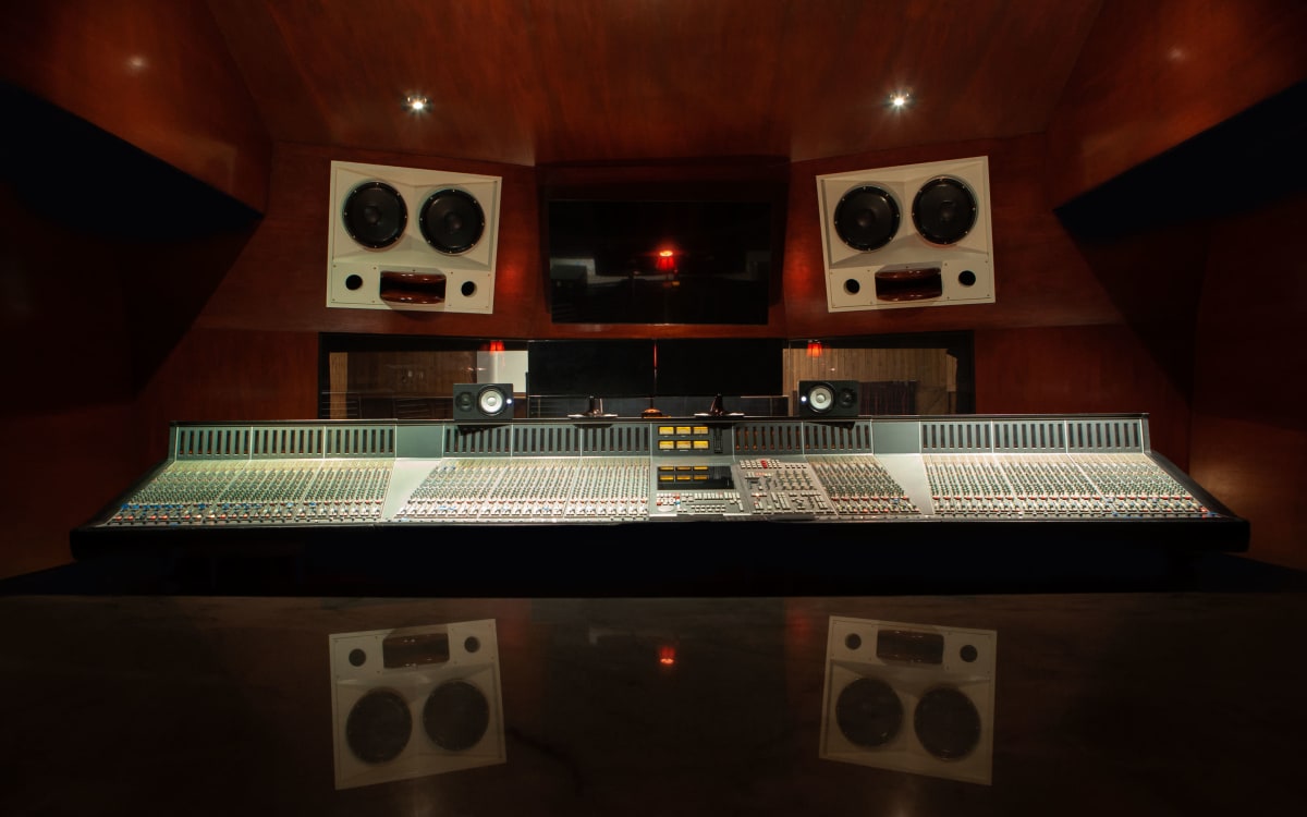 One On One Recording | Historic recording studio in Los Angeles. 2000sq ...