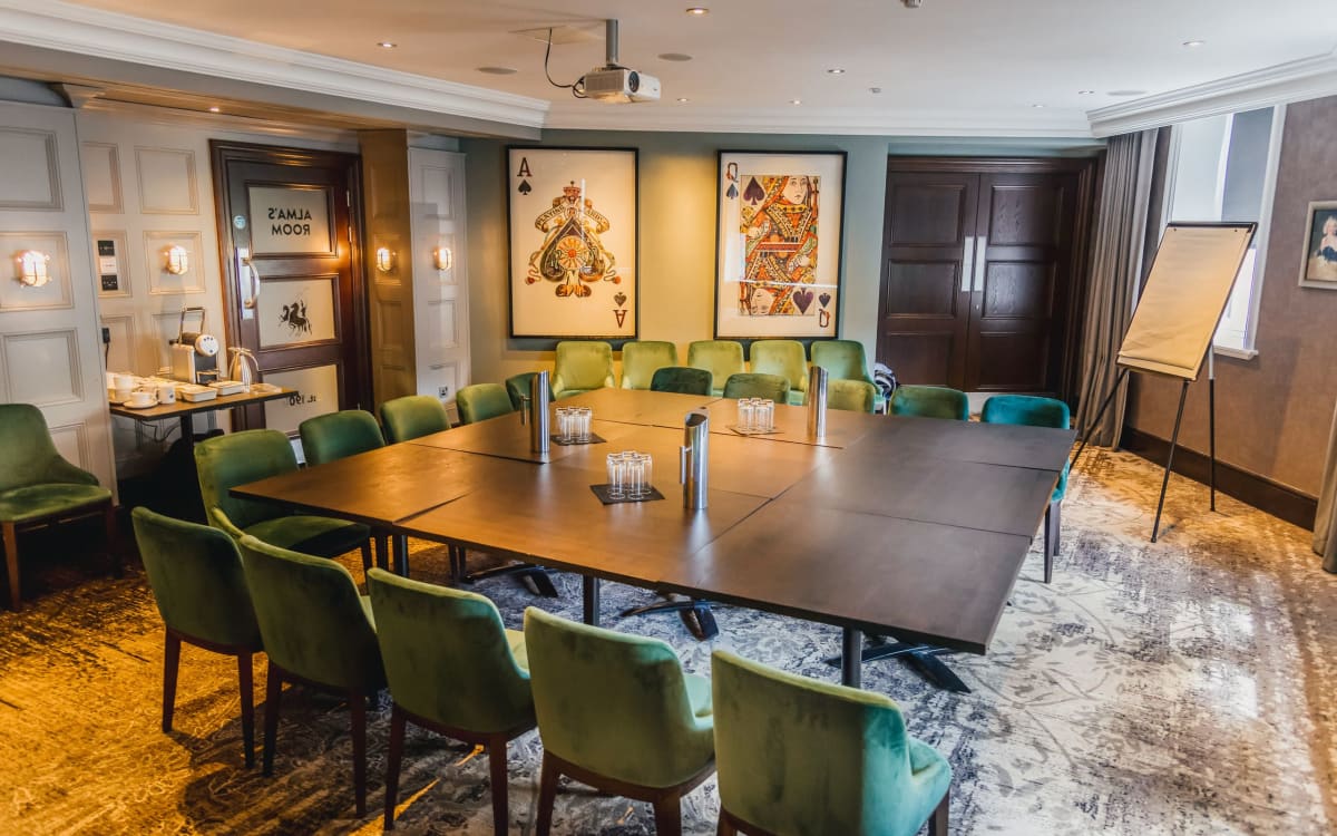 Large Luxury Private Meeting Room in Casino, London | Off-Site | Peerspace