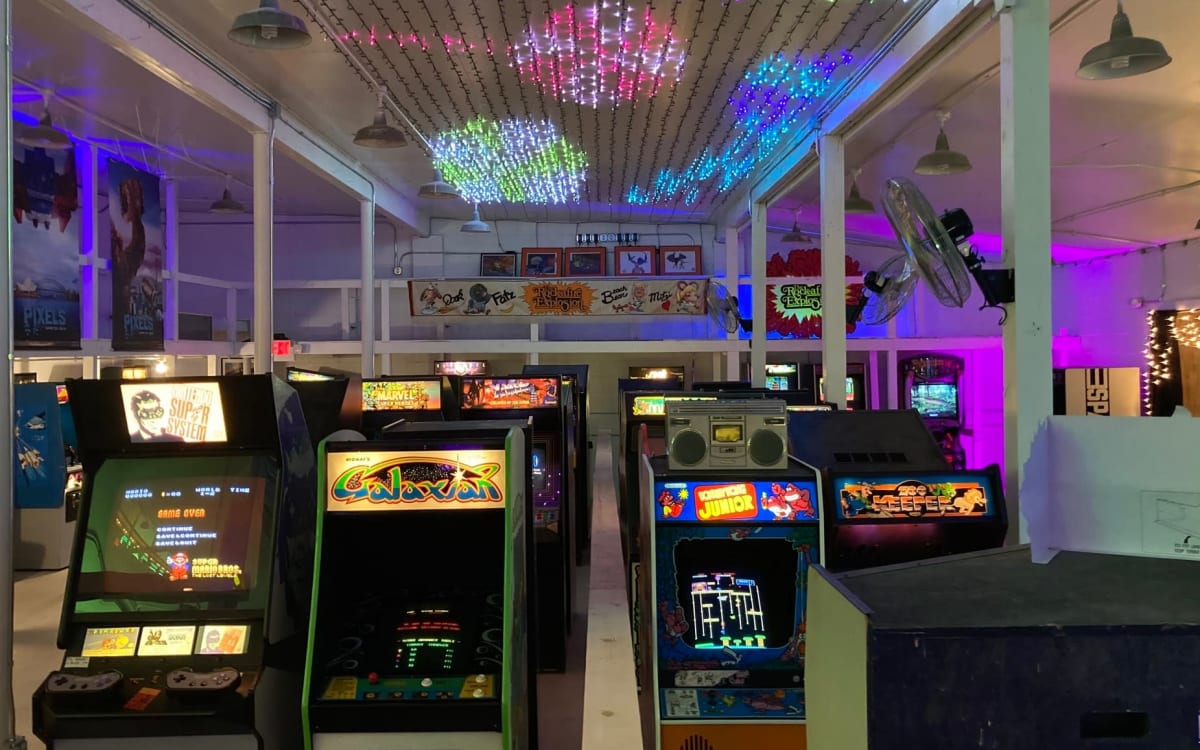 80s style classic video arcade and retro game lounge, St Paul, MN ...