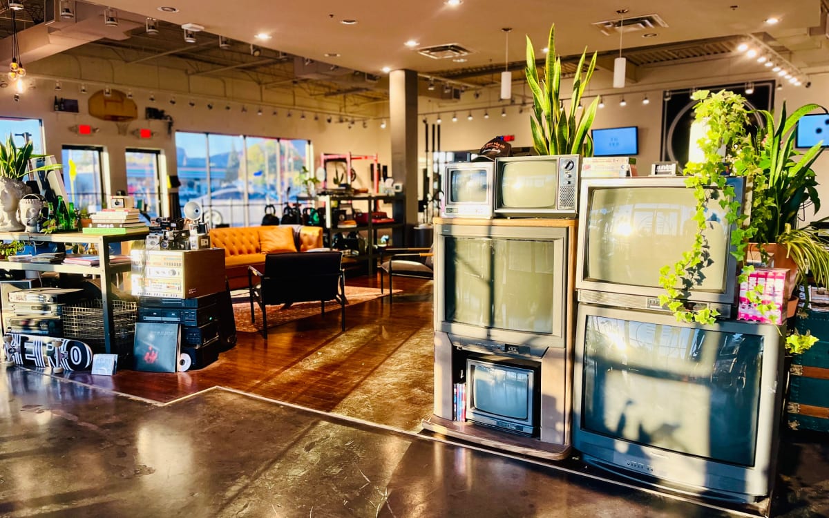 Large Arcadia Studio with Open Space and Natural Lighting, Phoenix, AZ ...