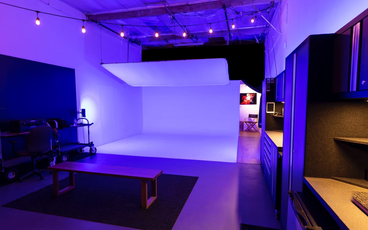 Valencia Photo Studio, Valencia, CA | Production | Peerspace