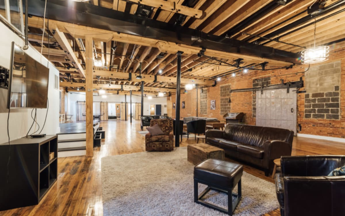 Urban loft with stage, Philadelphia, PA | Production | Peerspace