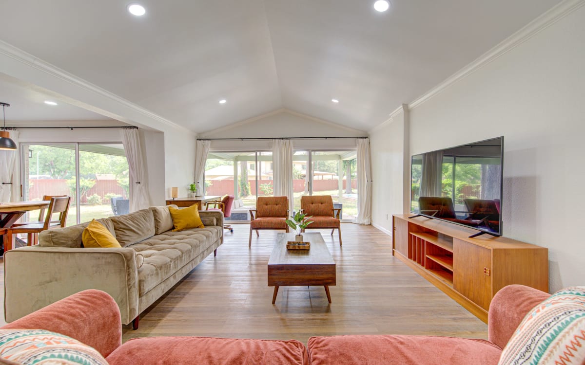 MidCentury Boho Inspired Retreat near Downtown and IAH, Houston, TX ...