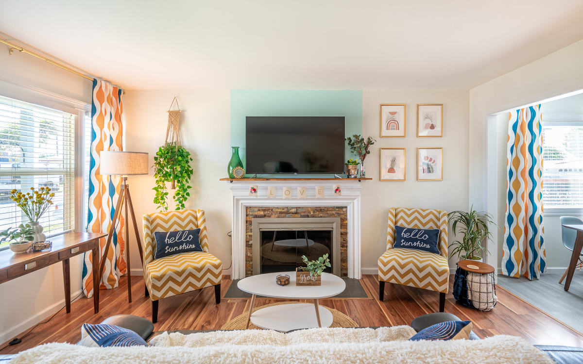 Vibrant Mid-Century/Modern Home, Fullerton, CA | Production | Peerspace